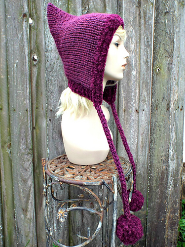 Ravelry: The Signature Pixiebell Pixie Hat pattern by Diane Serviss