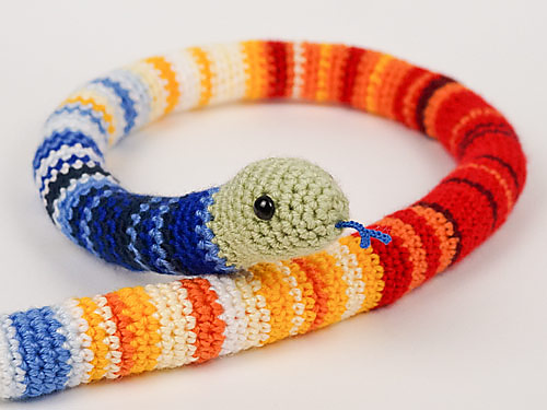 Ravelry: Temperature Snake pattern by June Gilbank
