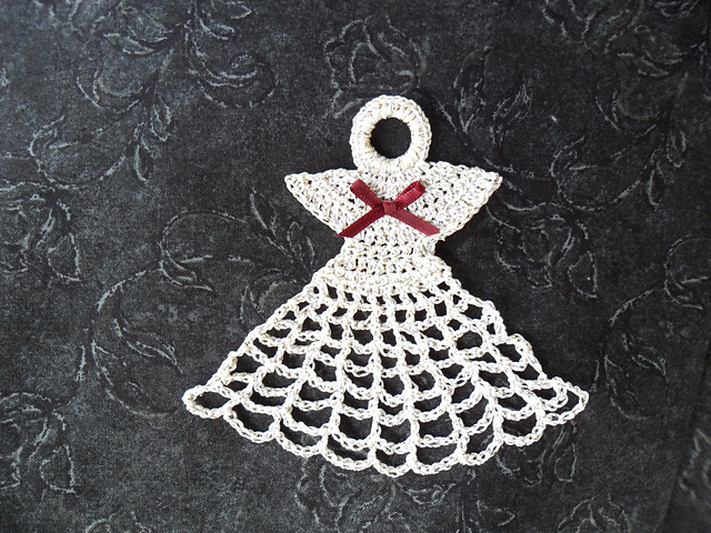 Ravelry: Flat Yarn Angel pattern by Mary Blake