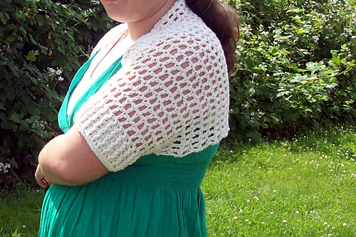 Ravelry: Simple Shrug pattern by Pam Daley
