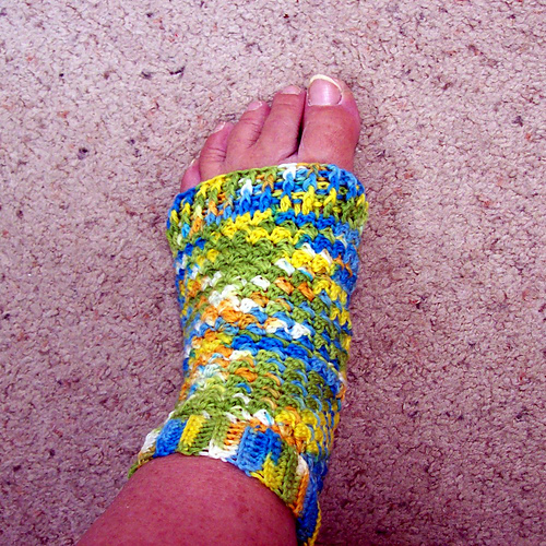 Ravelry: Yoga Socks pattern by Pam Daley