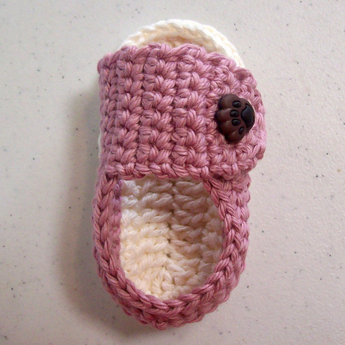 Ravelry: Japanese-style House Slippers for Baby pattern by Pam Daley