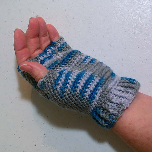 Ravelry: Half-Finger Hobo Gloves pattern by Pam Daley