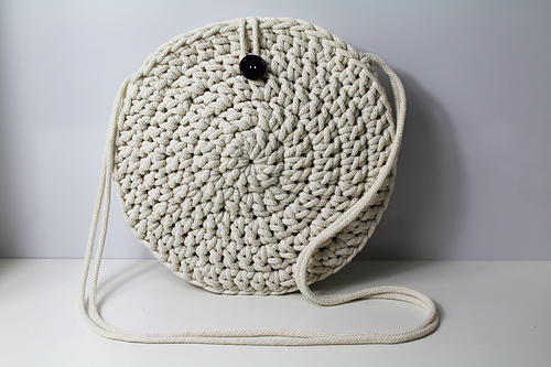 Ravelry: Rhonda - round crochet bag pattern by Joanna Pawłowska