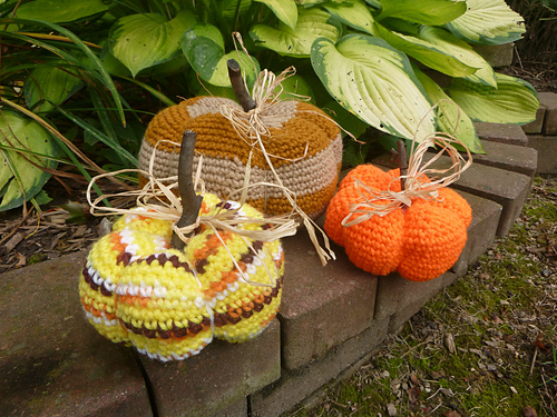 Ravelry: Fun Fall Pumpkins pattern by Divine Debris