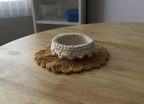Ravelry: Crochet jewelry box pattern by Maria Isabel