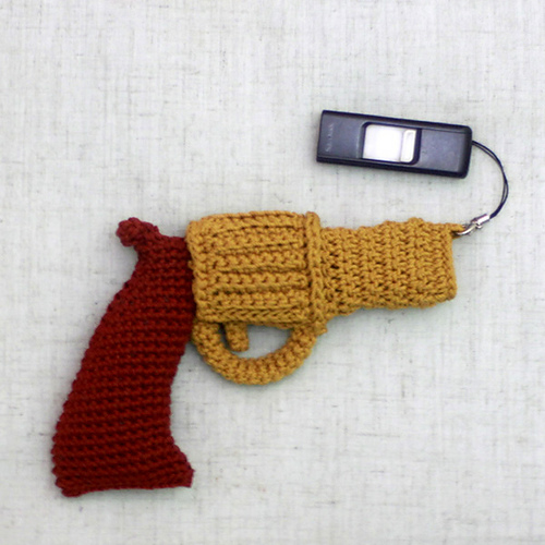 Ravelry: Revolver USB Pouch pattern by Anya Memouse