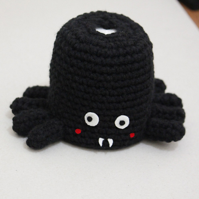 Ravelry: Spider Tissue Roll Container pattern by Anya Memouse