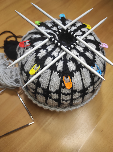 Ravelry: Web hat pattern by Dejana Knezevic