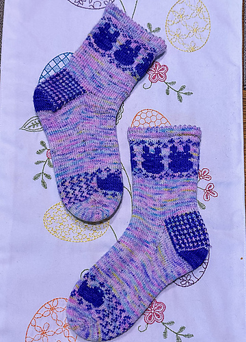 Ravelry: Make a PEEP Socks pattern by Jessica Pelon