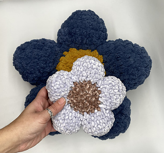 Ravelry: Extra Squishy Flower Pillow pattern by Liz H.