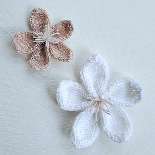 Ravelry: Knitted Cherry Blossoms pattern by Linda Thach