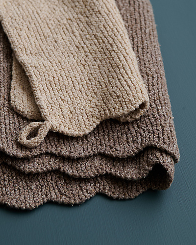 Ravelry: Easy Scalloped Washcloth + Hand Towels pattern by Purl Soho