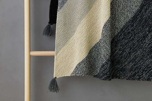 Ravelry: Rectangular Colorblock Bias Blanket pattern by Purl Soho