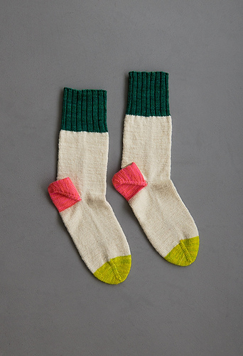 Ravelry: Easy Heel Colorblock Socks pattern by Purl Soho