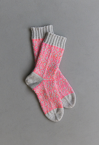 Ravelry: Double Diamond Socks pattern by Amelia Putri