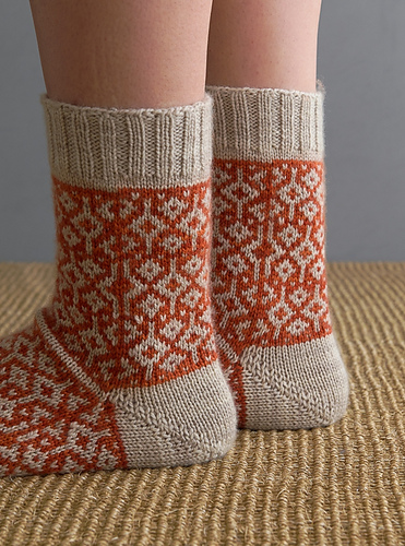 Ravelry: Double Diamond Socks pattern by Amelia Putri