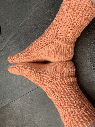 Ravelry: Traces in the Sand Socks pattern by Lisa Hannes