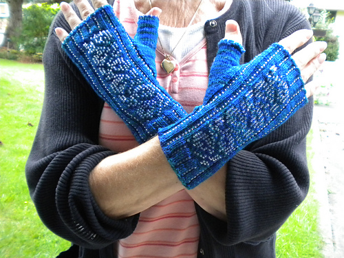 Ravelry: Fretwork Beaded Mittens pattern by Lynette Meek