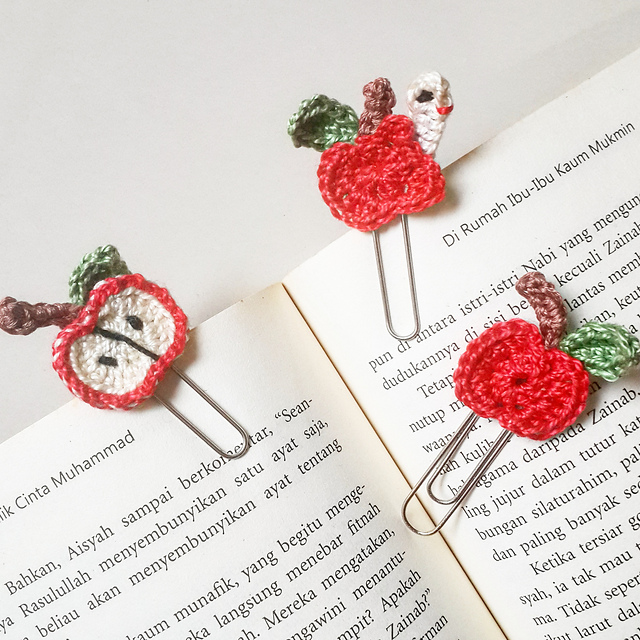 Ravelry: Apple Bookmarks pattern by Qurrota Ayun