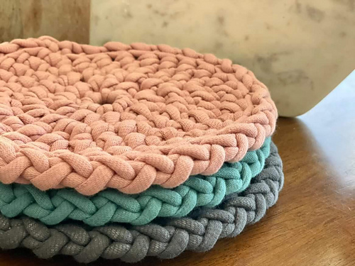 Ravelry: Aspetuck Trivet pattern by Rachel Pyle