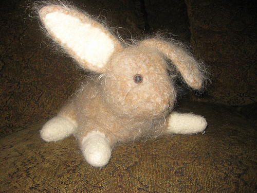 Ravelry: Fuzzy Bunny pattern by Bev Galeskas