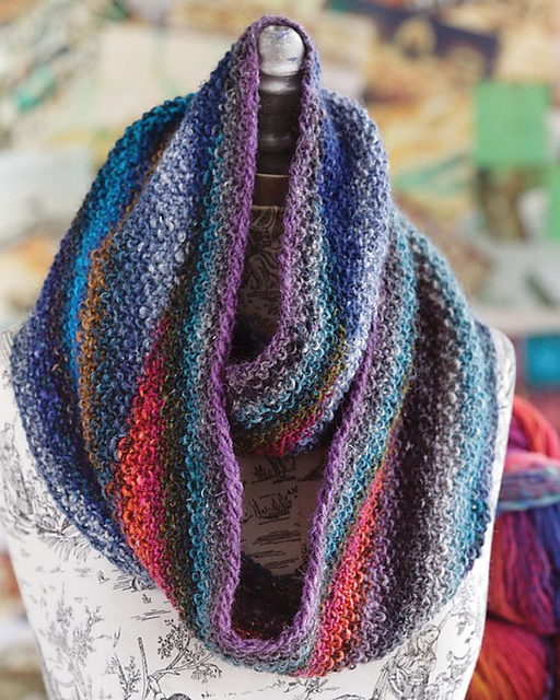 Ravelry: #08 Color-Shift Cowl pattern by Rachel Maurer