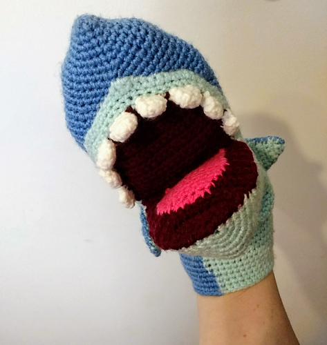 Ravelry: Baby Shark, hand puppet pattern by Jorgelina Oddi