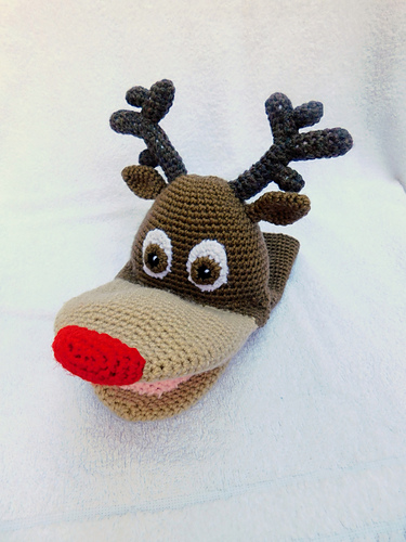 Ravelry: Rudolph, the reindeer, hand puppet pattern by Jorgelina Oddi