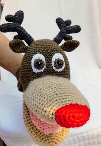 Ravelry: Rudolph, the reindeer, hand puppet pattern by Jorgelina Oddi