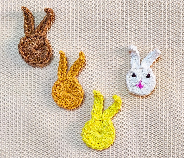 Ravelry: One Round Bunny Face Applique pattern by Rajeshwari Singh