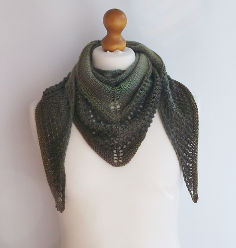 Ravelry: Beginners sock yarn shawl pattern by Brian smith