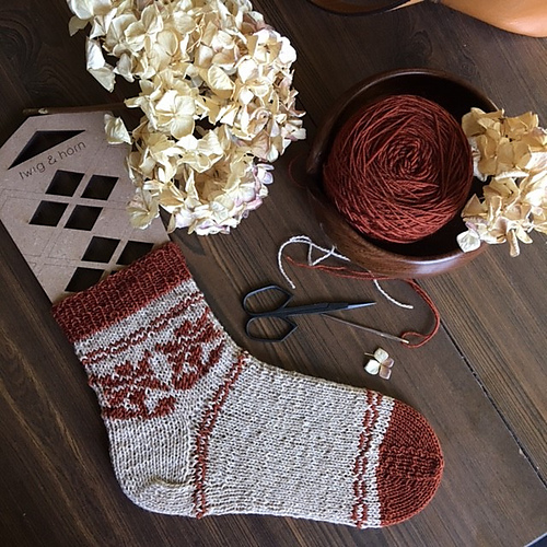 Ravelry: Pressed Flowers pattern by Pauliina Kuunsola