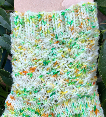 Ravelry: Daisy Chain Sock pattern by Rosemary Davis