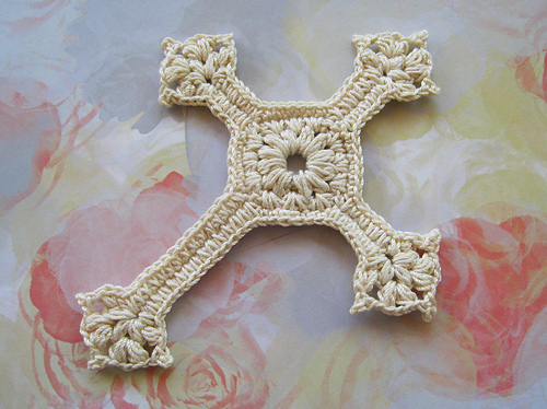 Ravelry: Lacy Cross pattern by Kara Gunza