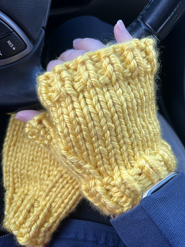 Ravelry: Brandon Peak Mittens pattern by Ciara Doyle