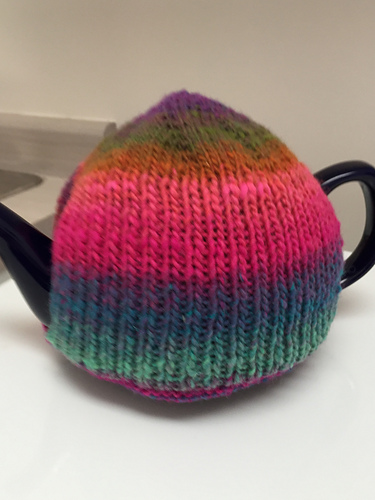 Ravelry: The Basic Tea Cosy pattern by Loani Prior