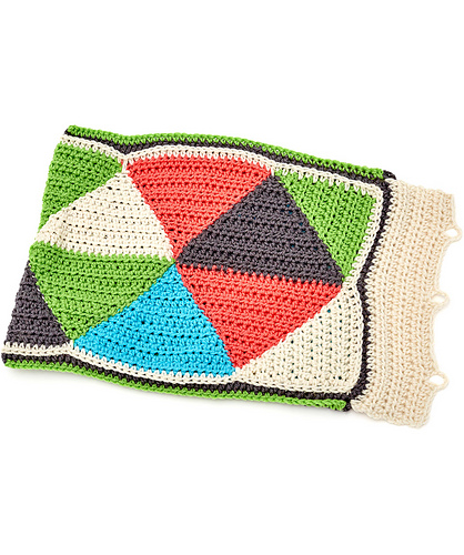 Ravelry: Triangle Puzzle Pillow pattern by Cassandra Bibler