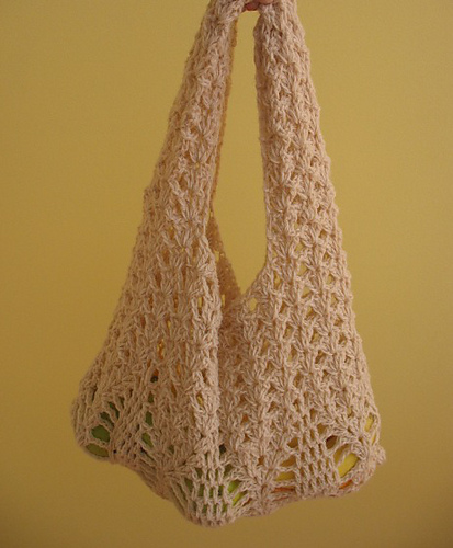 Ravelry: Creamy Pine Tree Handbag pattern by Jie