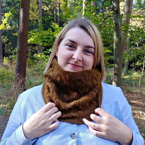 Ravelry: October pattern by Comfort Zone Knits