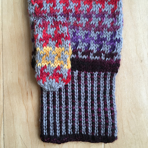 Finished my wave mittens (after finally weaving in a million ends)! : r ...