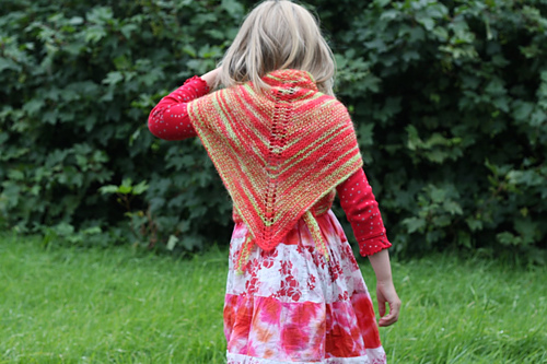 Ravelry: Traditional Icelandic three cornered shawl pattern by Ragga ...
