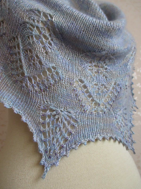 Ravelry: Thistle Shawl pattern by Rahymah