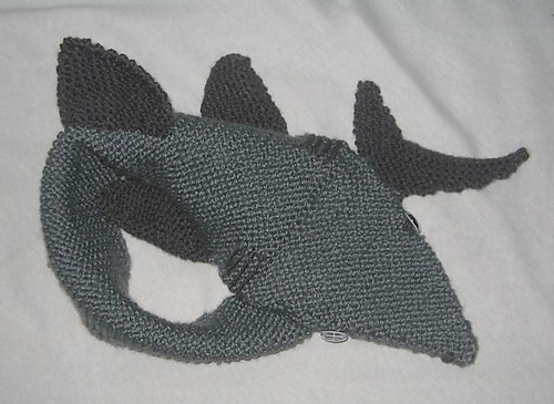 Ravelry: Shark Scarf pattern by Rian Anderson