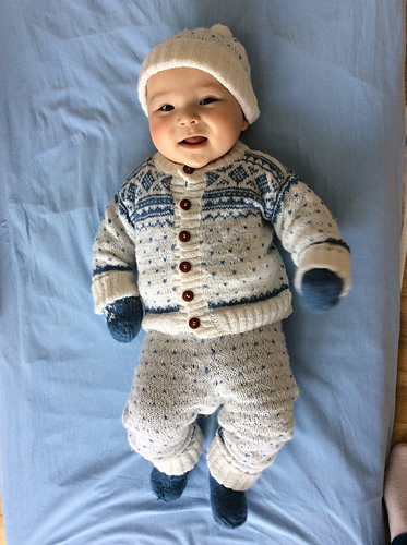 Ravelry: b13-5 Winter Snuggles pattern by DROPS design