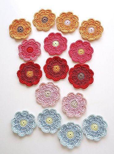 Ravelry: Flower Coaster pattern by Rin