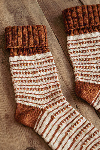 Ravelry: Tie Socks pattern by Ronja Hakalehto