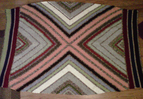 Ravelry: Mod Triangles pattern by Coats Design Team