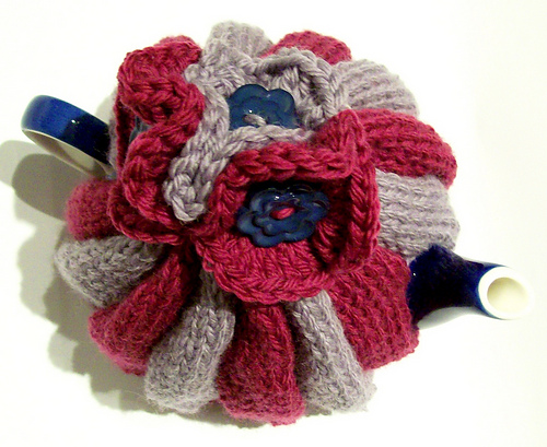 Ravelry: Traditional Tea Cosy pattern by Rosa Hoban