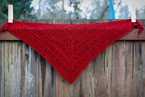 Ravelry: Roses Are Red pattern by Rose Beck